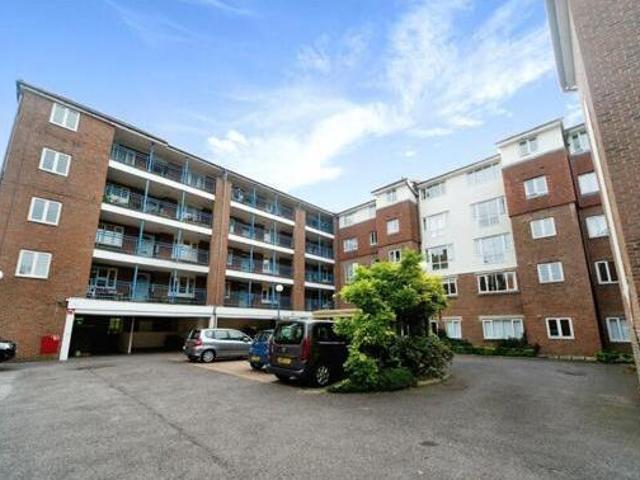 2 Bedroom Flat For Sale In Eastbourne, East Sussex
