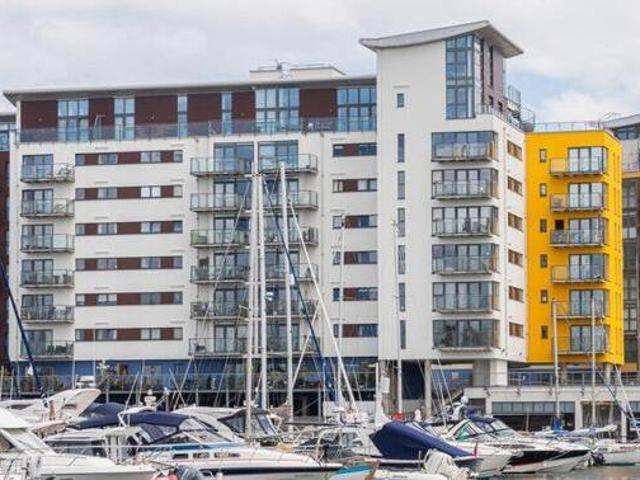 2 Bedroom Flat For Sale In Eastbourne