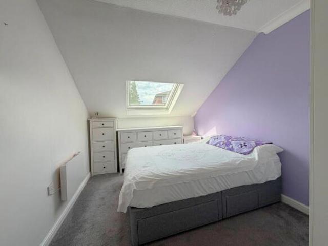 2 bedroom flat for sale in Eastfield Road, Brentwood, CM14 4HF, CM14