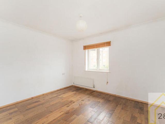 2 bedroom flat for sale in Eastway, E9