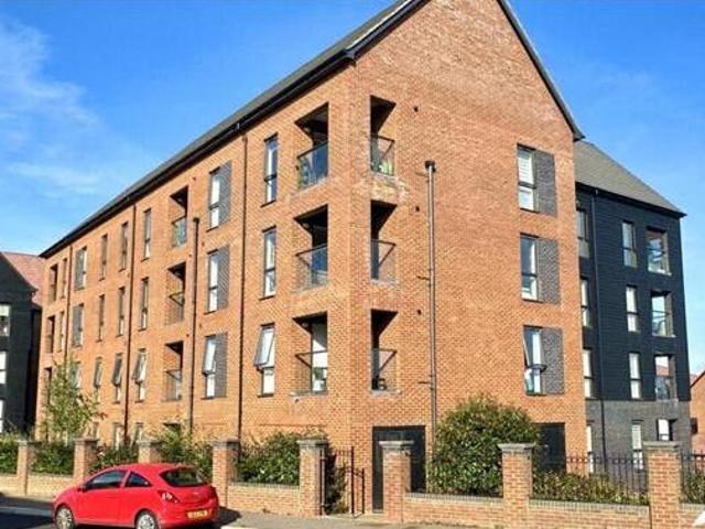 2 Bedroom Flat For Sale In Ebbsfleet Valley, Swanscombe