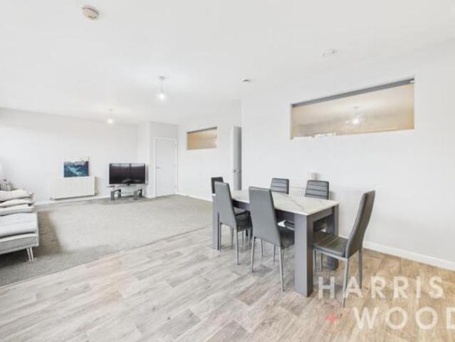 2 bedroom flat for sale in Edmund House, Rope Walk, Ipswich, Suffolk, IP4