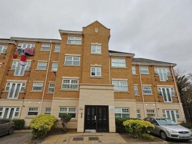 2 Bedroom Flat For Sale In Edgware, Middlesex