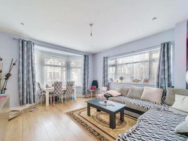 2 Bedroom Flat For Sale In Edgware