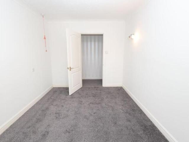 2 bedroom flat for sale in Edge Lane, Stretford, M32