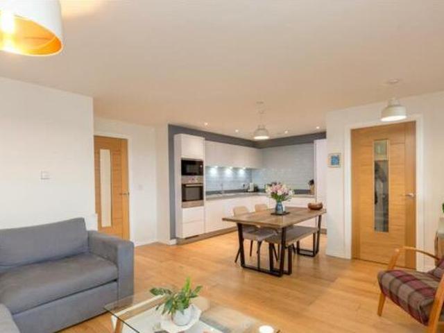 2 Bedroom Flat For Sale In Edinburgh