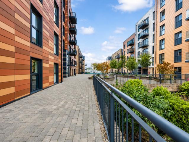 2 bedroom flat for sale in Elm Quay, Thomas Blake Avenue, Southampton, SO14
