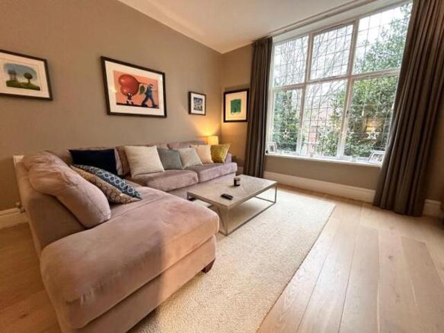 2 bedroom flat for sale in Elm Road, Didsbury, M20