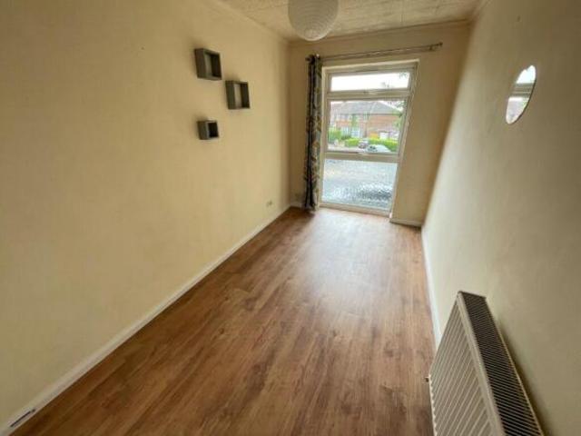 2 bedroom flat for sale in Elderberry Close, Luton, Bedfordshire, LU2 8JD, LU2