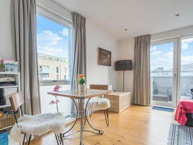2 Bedroom Flat For Sale In Elephant And Castle, London