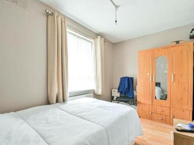2 Bedroom Flat For Sale In Elephant And Castle, London