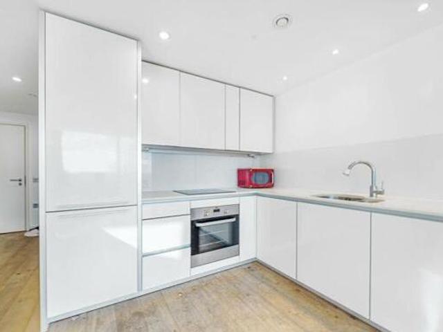 2 Bedroom Flat For Sale In Elephant And Castle, London