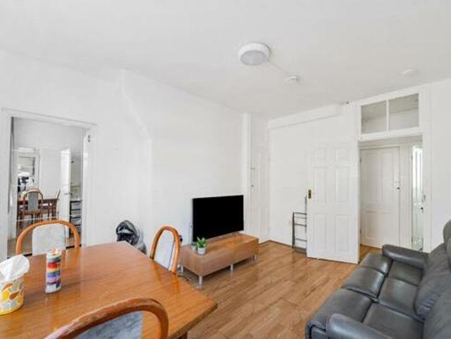 2 Bedroom Flat For Sale In Elephant And Castle, London