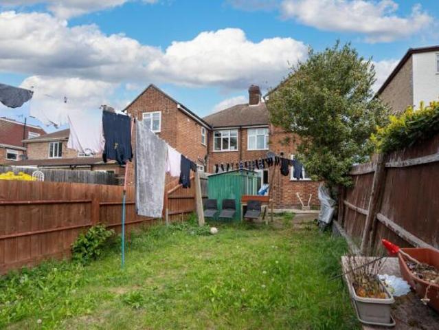 2 bedroom flat for sale in Elfleda Road, Cambridge, CB5