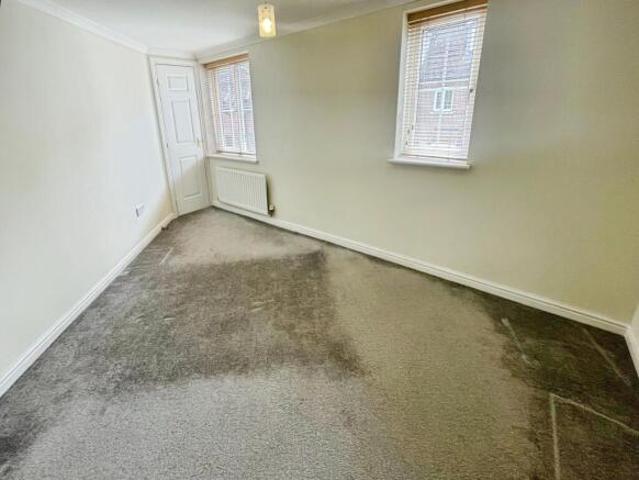 2 bedroom flat for sale in Elvetham Rise, Chineham, RG24