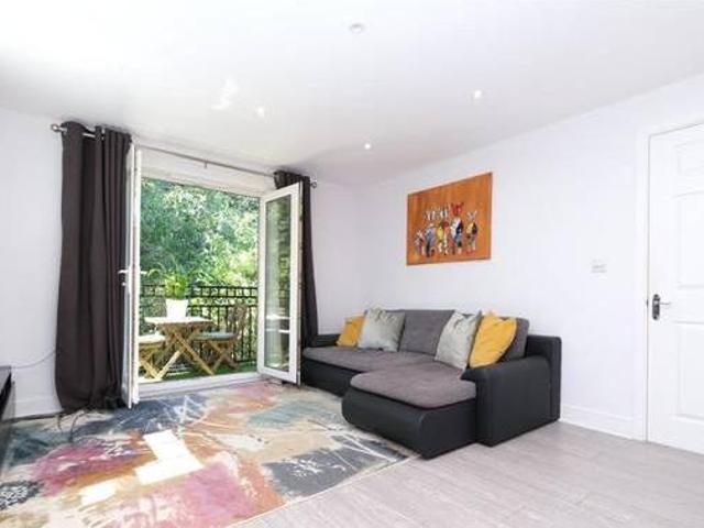 2 bedroom flat for sale in Empire Walk Greenhithe Kent DA9