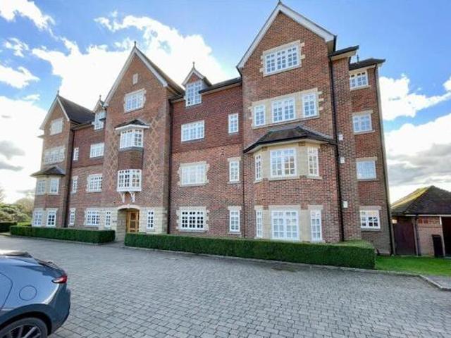 2 Bedroom Flat For Sale In Enborne, Newbury