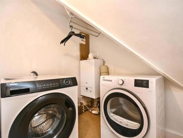 2 bedroom flat for sale in Enys Road, Eastbourne, BN21