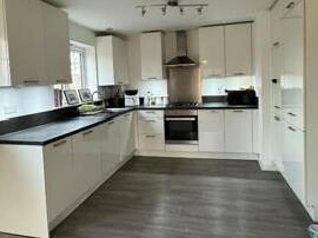 2 Bedroom Flat For Sale In Epping, Essex