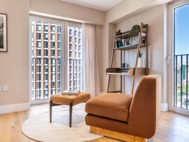 2 bedroom flat for sale in Exchange Gardens, London, SW8