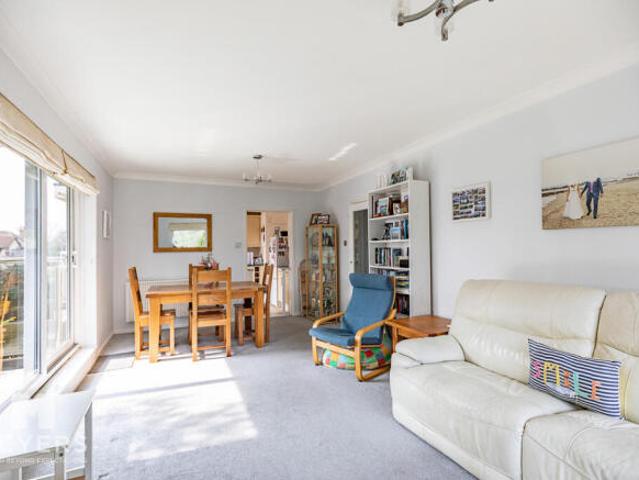 2 bedroom flat for sale in Queens Park West Drive, Bournemouth, BH8