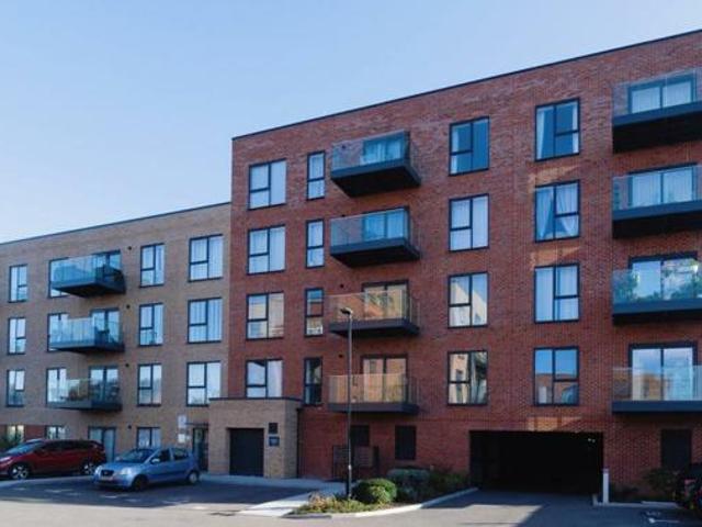 2 Bedroom Flat For Sale In Fairfax Drive