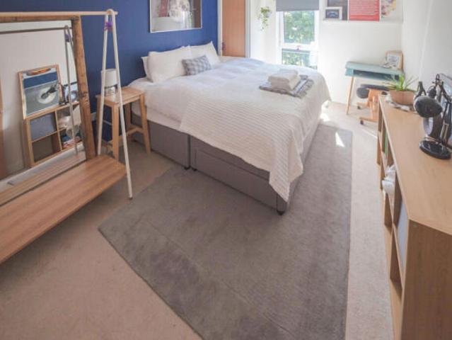 2 bedroom flat for sale in Fairthorn Road, Charlton, London, SE7