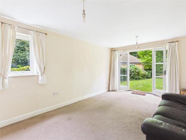2 bedroom flat for sale in Faraday Road, Guildford, Surrey, GU1