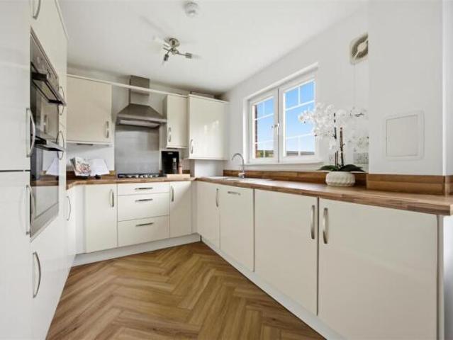 2 bedroom flat for sale in Farm Wynd, Woodilee Village, G66