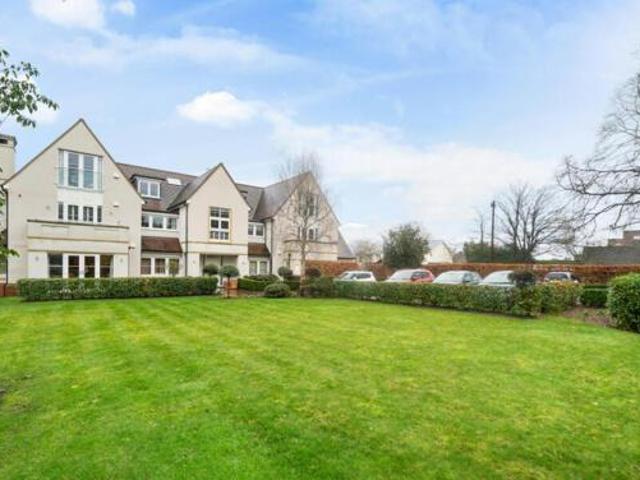2 Bedroom Flat For Sale In Farnham, Surrey