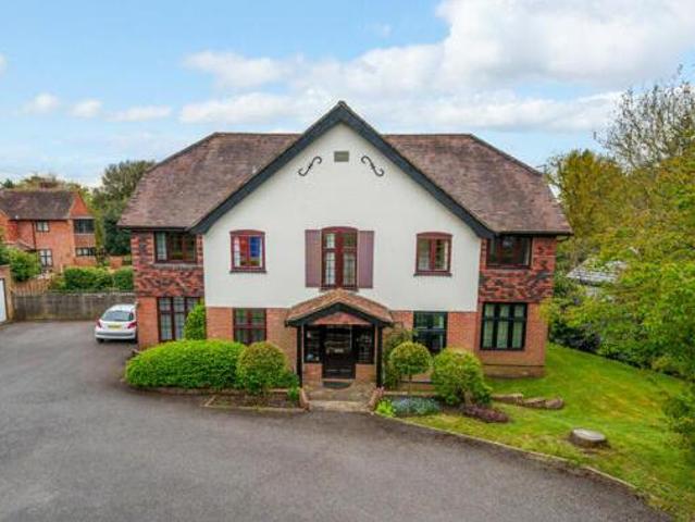 2 Bedroom Flat For Sale In Farnham
