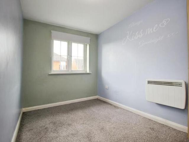 2 bedroom flat for sale in Fenton Place, Middleton, Leeds, West Yorkshire, LS10