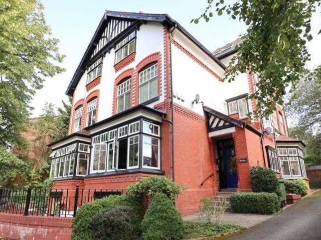 2 Bedroom Flat For Sale In Fence Avenue
