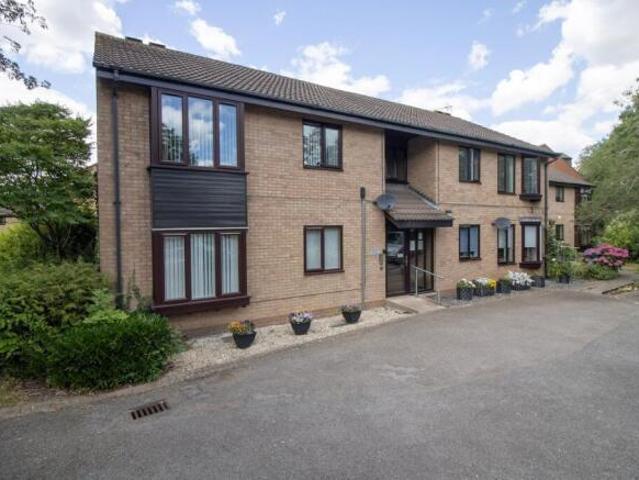 2 bedroom flat for sale in Fern Close, Thurnby, LE7