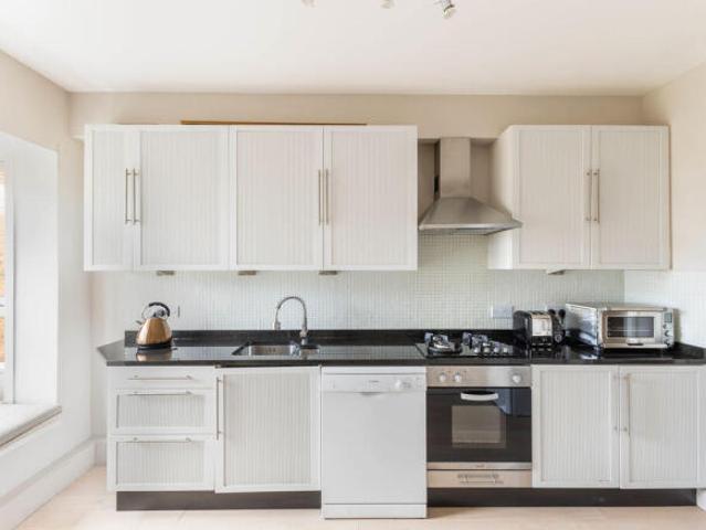 2 bedroom flat for sale in Fernwood, Road, Jesmond, Newcastle Upon Tyne, NE2