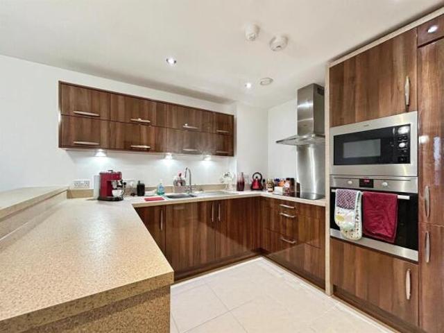 2 bedroom flat for sale in Ferry Court, CARDIFF, CF11