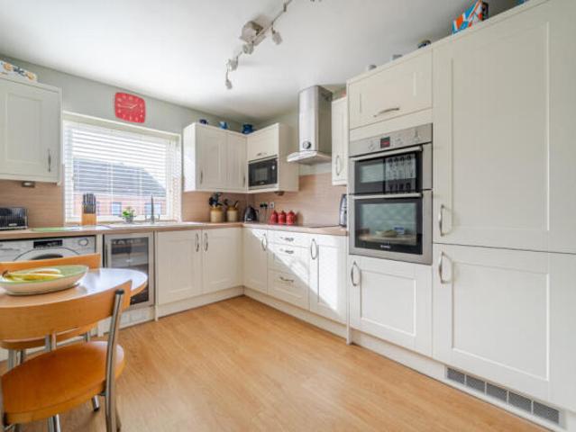 2 bedroom flat for sale in Ferry Road, Southsea, Hampshire, PO4