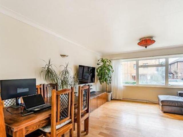 2 Bedroom Flat For Sale In Finchley