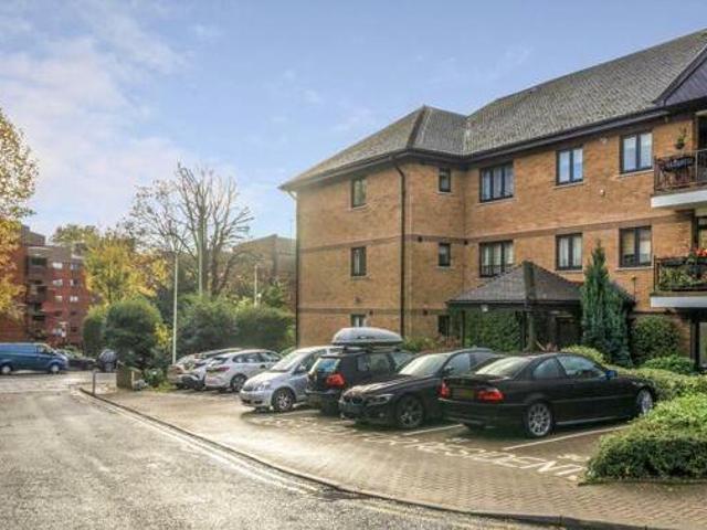 2 Bedroom Flat For Sale In Finchley