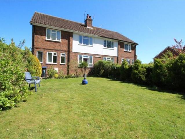 2 bedroom flat for sale in Findon Road, Findon Valley, Worthing, West Sussex, BN14