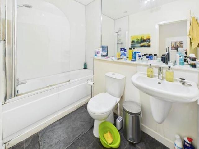 2 bedroom flat for sale in Finlay Drive, Glasgow, G31