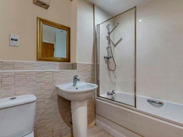 2 bedroom flat for sale in Firpark Close, Glasgow, G31