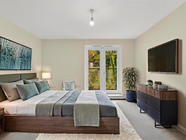 2 bedroom flat for sale in Fisher Hill Way, Radyr, CF15
