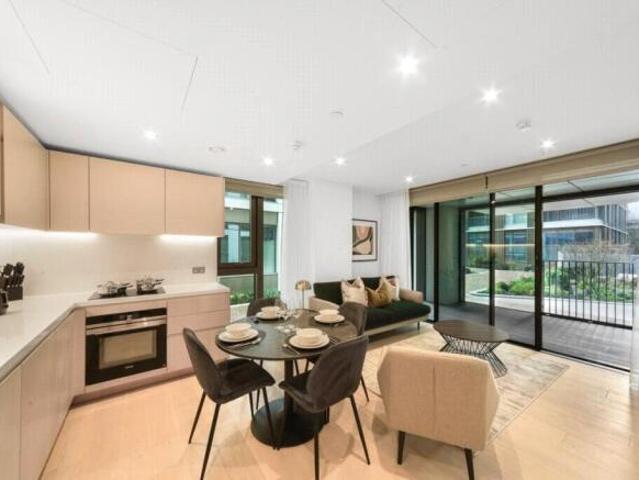 2 bedroom flat for sale in Fitzroy House, Battersea, SW11