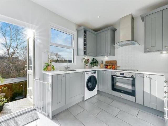 2 bedroom flat for sale in Fortescue Road, Colliers Wood, SW19