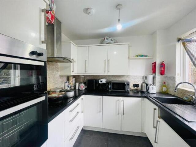 2 bedroom flat for sale in For Sale, Two Bedrooms Flat, Oak Court, London E4