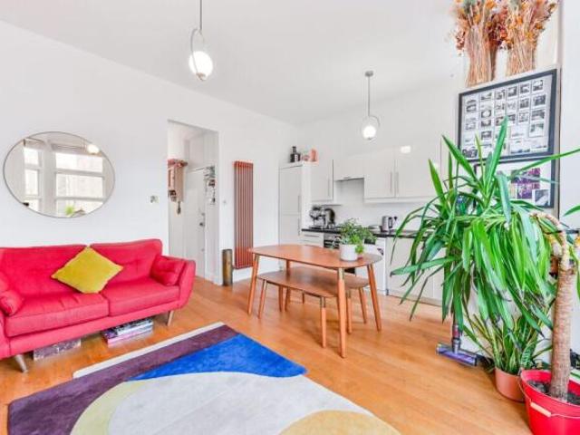 2 bedroom flat for sale in Fordingley Road, Queen's Park, London, W9