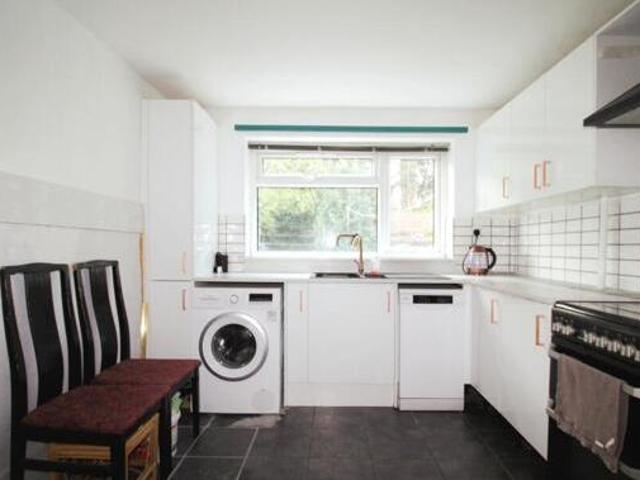 2 Bedroom Flat For Sale In Fordlands Crescent, York