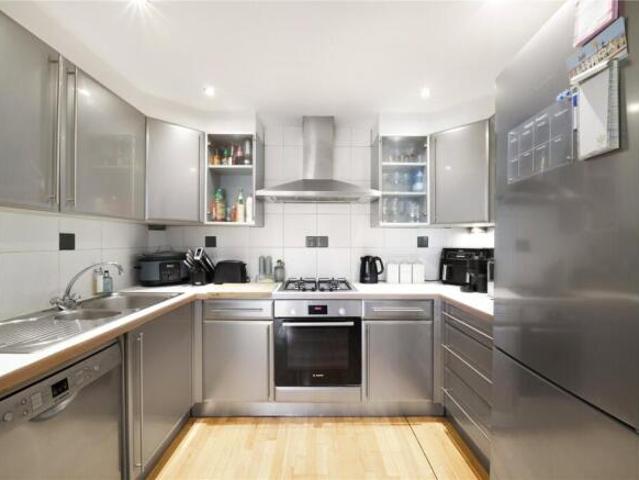 2 bedroom flat for sale in Fordwych Road, Kilburn, NW2