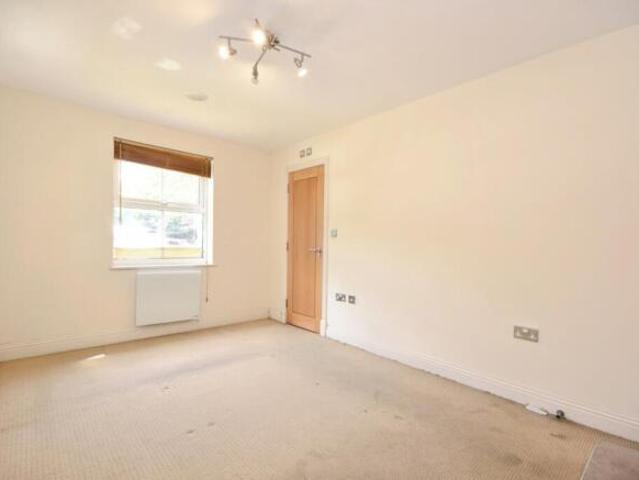 2 bedroom flat for sale in Forge Way, Southend on Sea, Essex, SS1